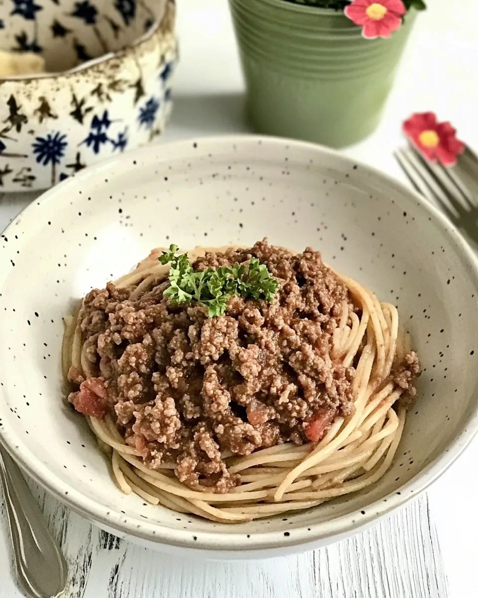 Best Ground Beef for Spaghetti Sauce Recipe (Easy) - ForkandPan