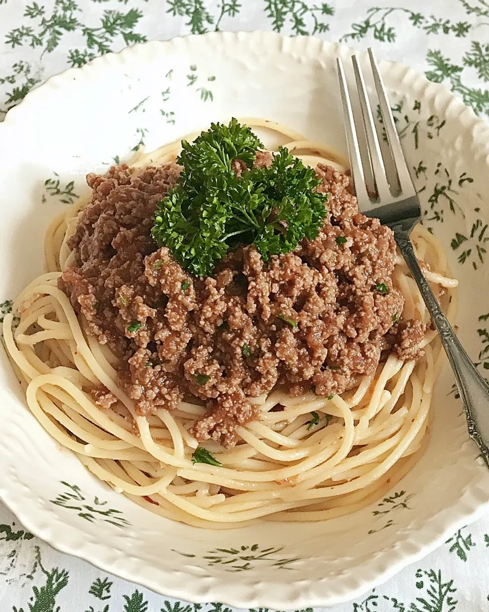 Best Ground Beef for Spaghetti Sauce Recipe (Easy) - ForkandPan